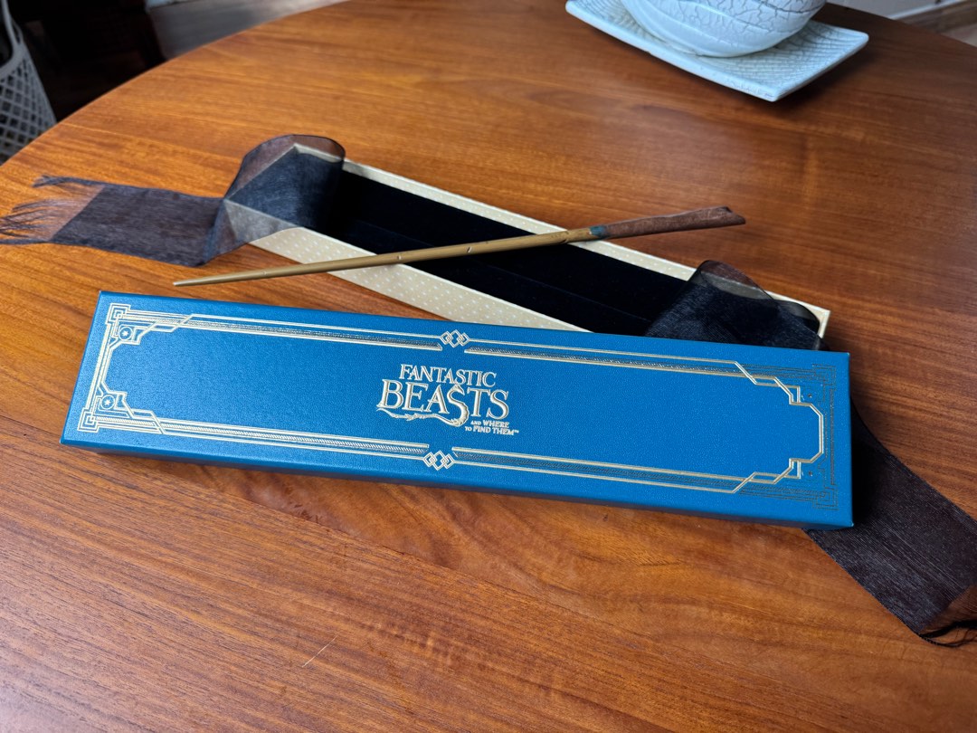 The Noble Collection Fantastic Beasts Newt Scamander Wand with ...
