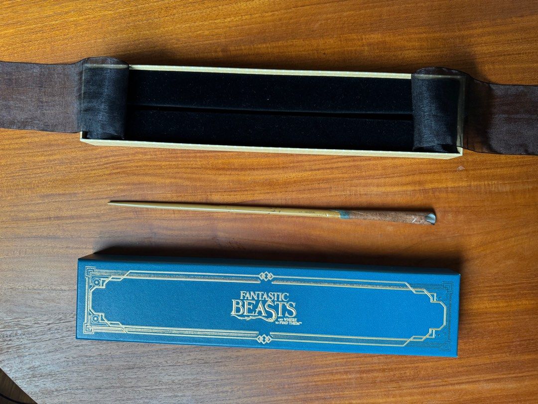 The Noble Collection Fantastic Beasts Newt Scamander Wand with ...
