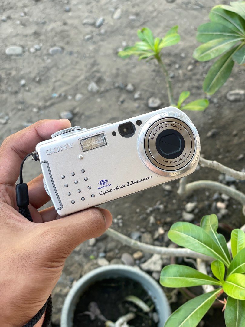 Vintage Sony Cybershot DSC-P5, Photography, Cameras on Carousell