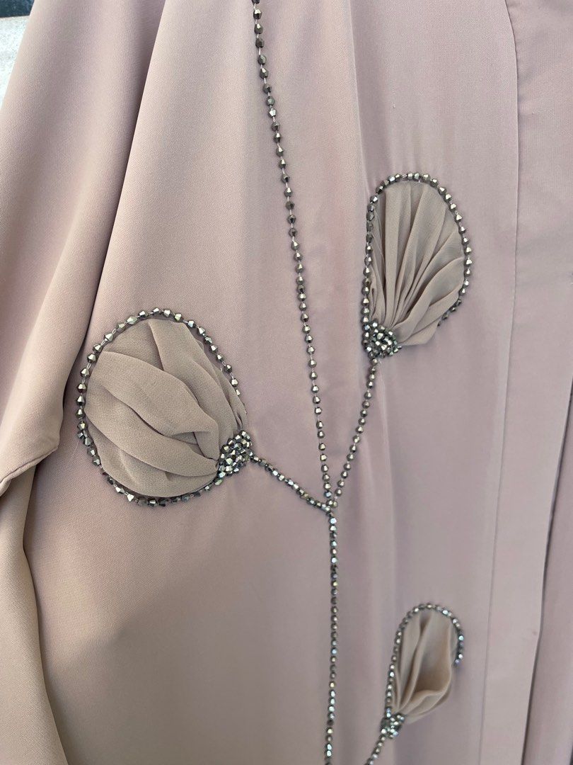 ABAYA DUBAI NEW (Bunga pegaga + Manik jahit tangan), Women's Fashion ...