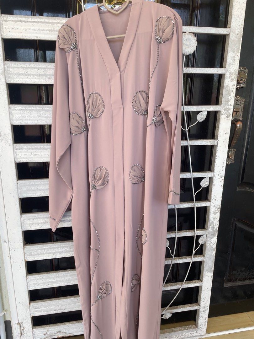 ABAYA DUBAI NEW (Bunga pegaga + Manik jahit tangan), Women's Fashion ...