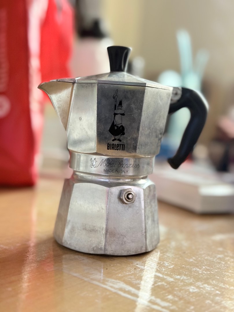 Bialetti Moka Express Moka Pot, TV & Home Appliances, Kitchen ...