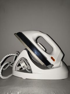 Tower TT22008 CeraGlide Steam Iron 2400w Cord/Cordless, TV & Home ...