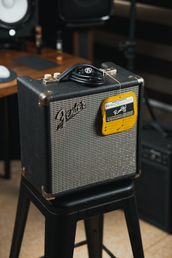 Fender Rumble 15 Bass Amplifier, Hobbies & Toys, Music & Media, Musical ...