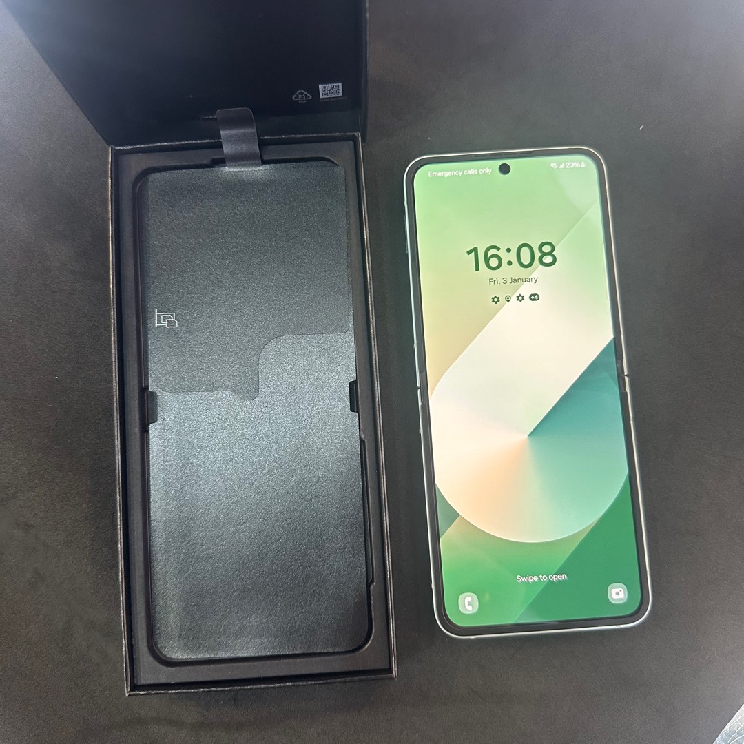 Galaxy Z Flip 6 256GB Mint, Mobile Phones & Gadgets, Mobile Phones ...