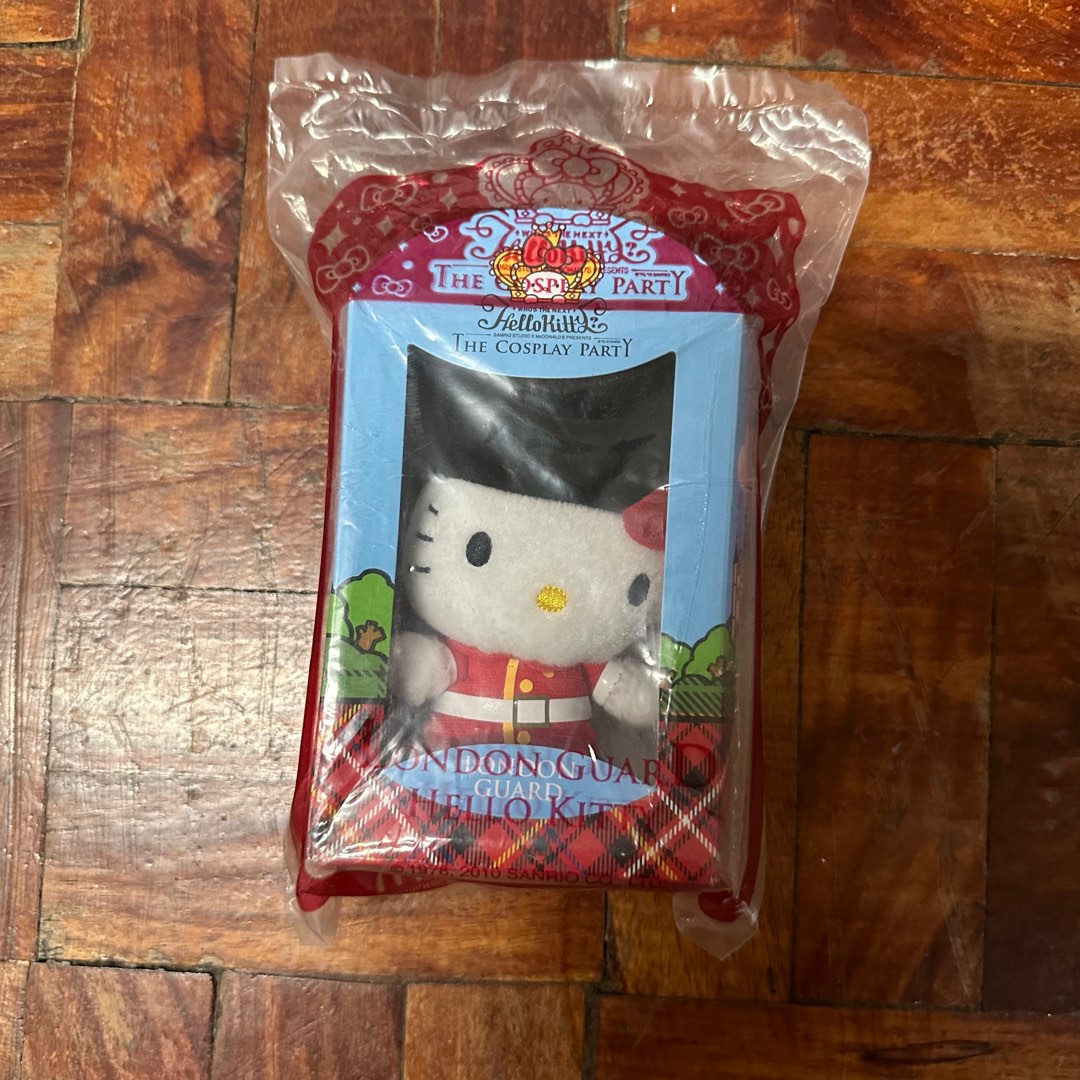 Hello Kitty London Guard Plush The Cosplay Party, Hobbies & Toys, Toys ...