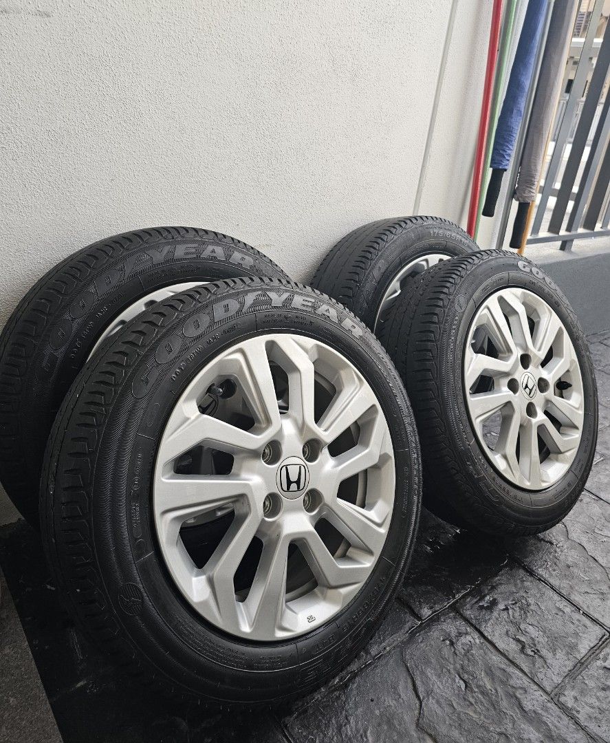 Honda Jazz Rim + Tayar, Auto Accessories on Carousell