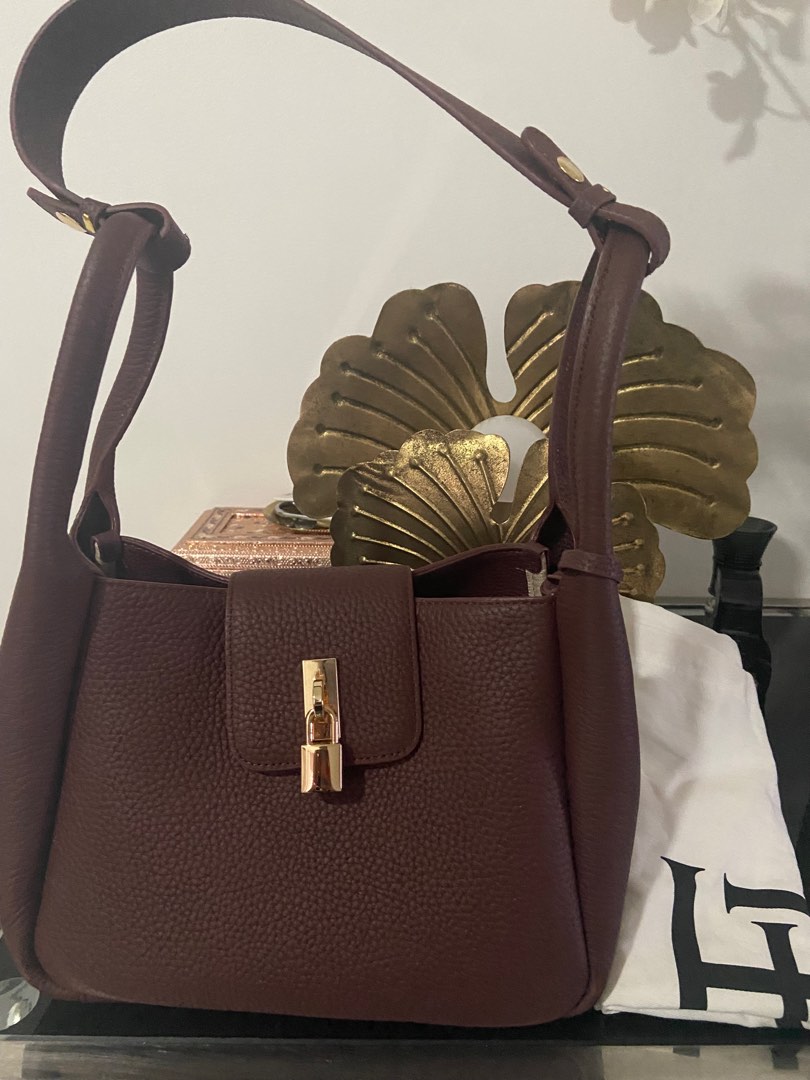 hubling datin lyana, Women's Fashion, Bags & Wallets, Shoulder Bags on ...