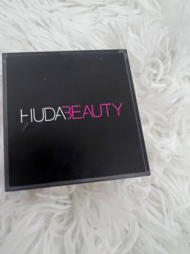 Huda Beauty Setting Powder, Beauty & Personal Care, Face, Makeup on ...