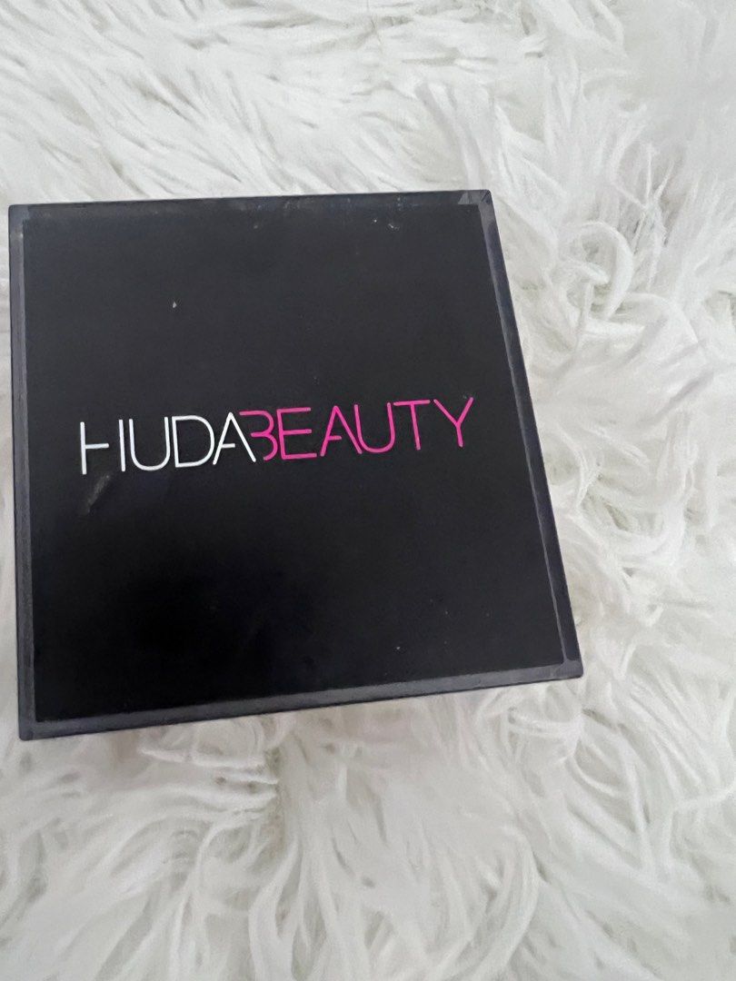 Huda Beauty Setting Powder, Beauty & Personal Care, Face, Makeup on ...