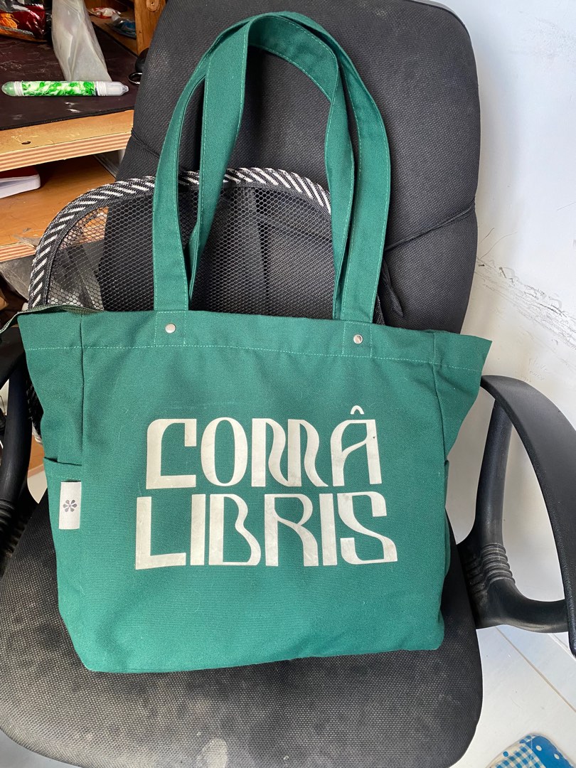 Lou Tropics Corra Libris, Barang Mewah, Tas & Dompet di Carousell