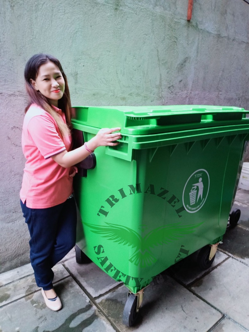 mobile trash bin 1100 liters, Furniture & Home Living, Cleaning & Homecare Supplies, Waste Bins ...