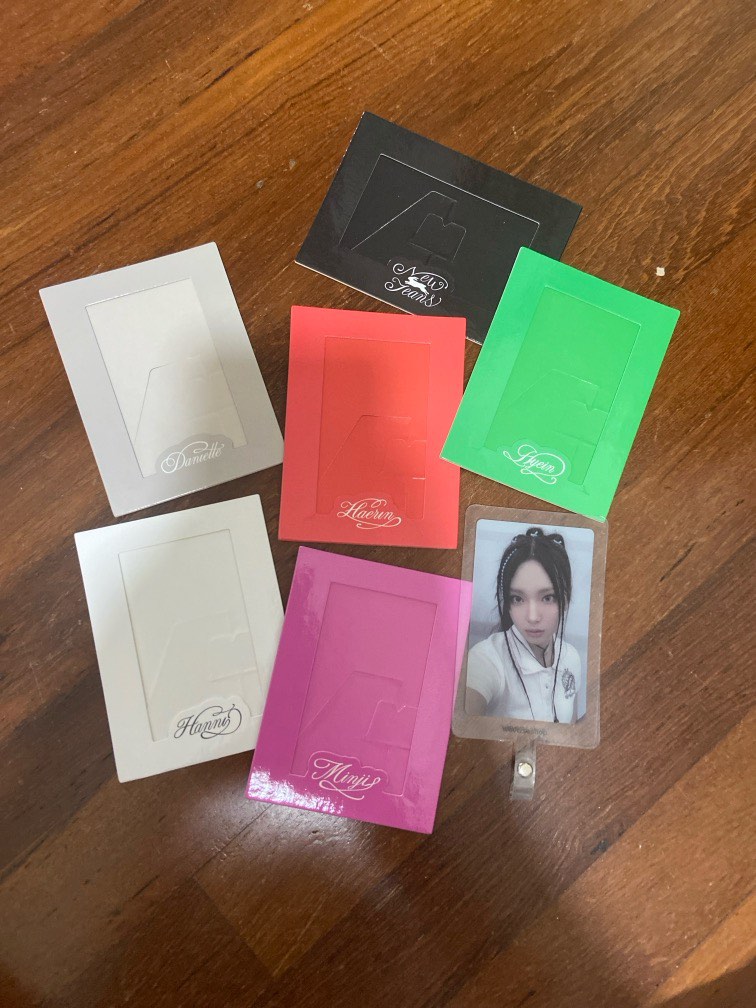 NEWJEANS HAERIN HANNI MINJI HYEIN DANIELLE PHOTOCARD HOLDER STANDEE ...