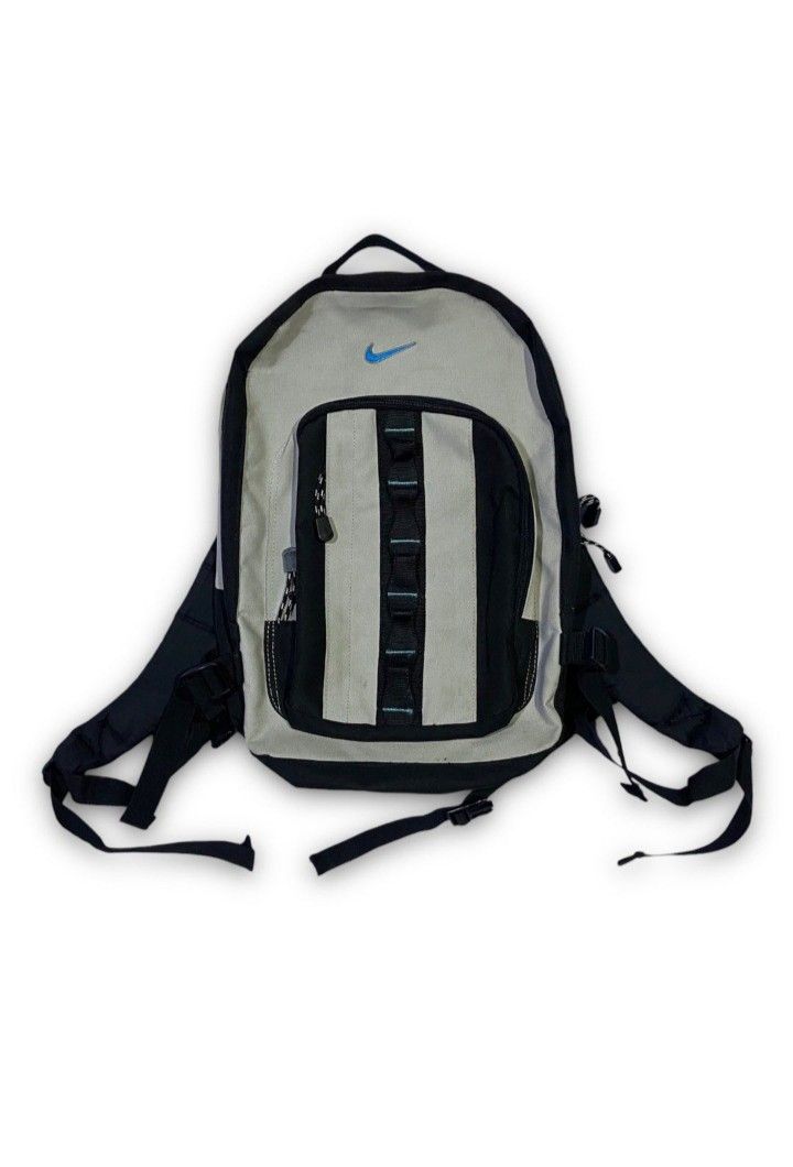 Nike early 2000s rare, Men's Fashion, Bags, Backpacks on Carousell