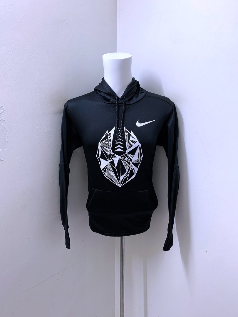 Nike football hoddy, Men's Fashion, Activewear on Carousell