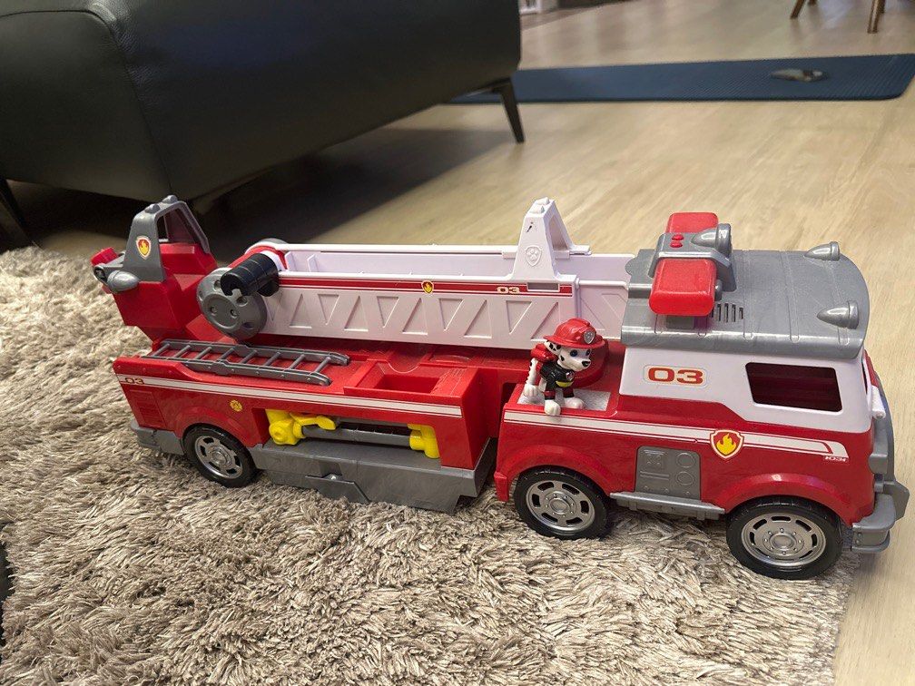 Paw Patrol Ultimate Rescue Fire Truck with Extendable 2 ft tall ladder ...