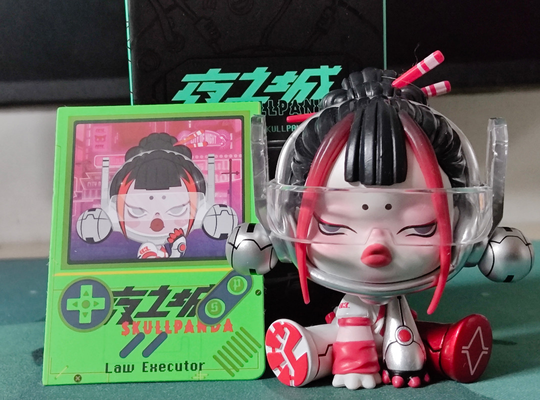 POP MART SKULLPANDA Night City Series - Law Executor, Hobbies & Toys ...