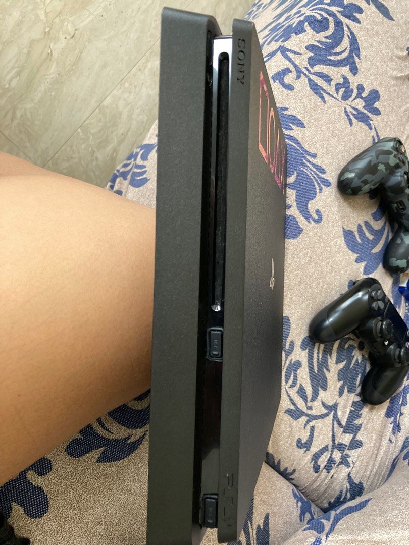 PS4 Slim 1 Tb with 2 Original Controllers TAKE ALL GAMES, Video Gaming ...