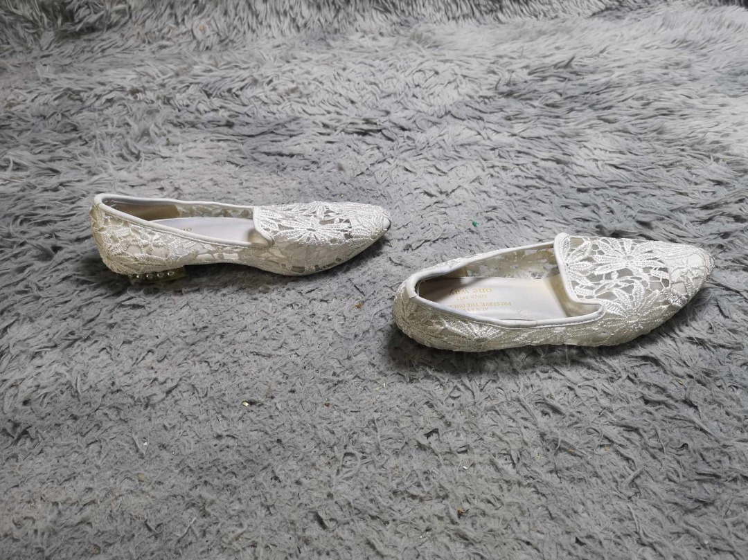 Pure White Lace Ballet Flats, Women's Fashion, Footwear, Flats ...