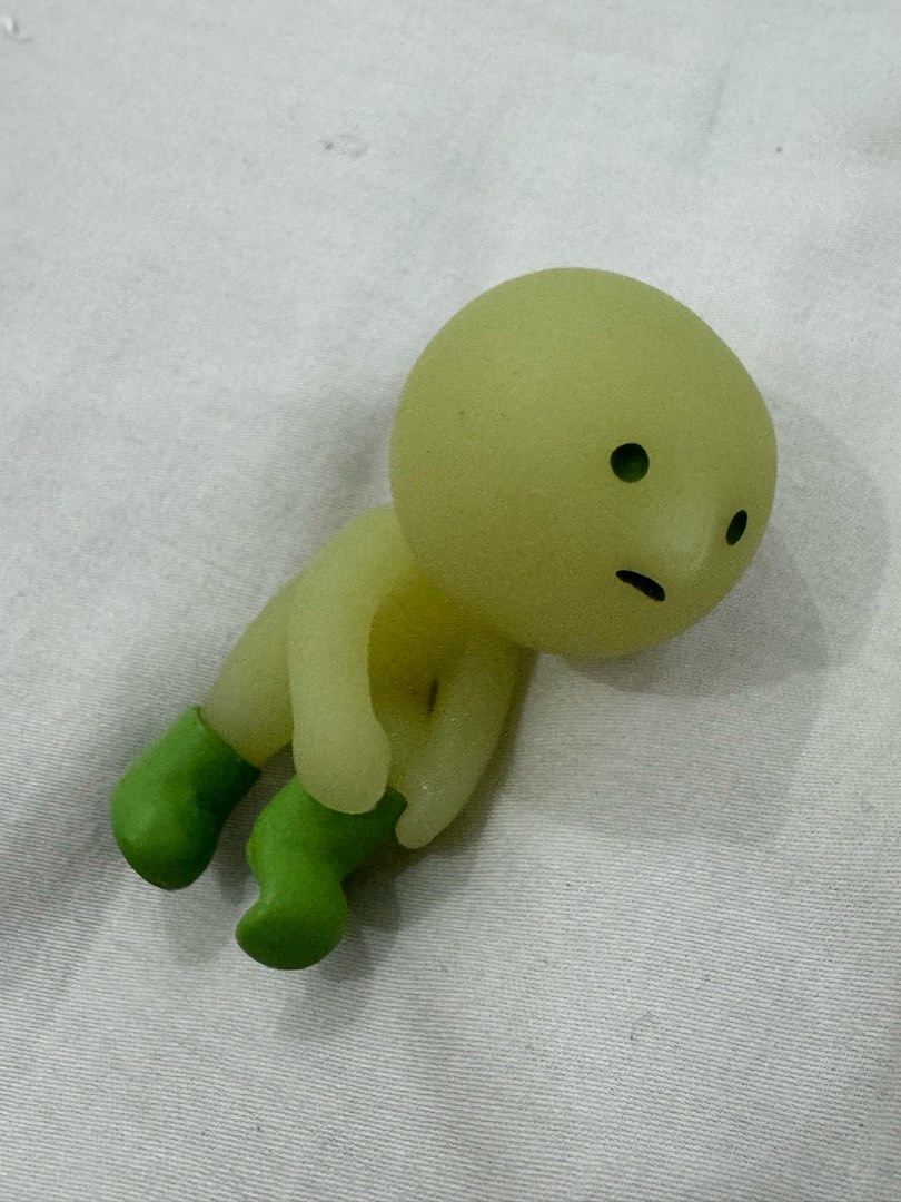 smiski dressing series putting on socks, Hobbies & Toys, Toys & Games ...