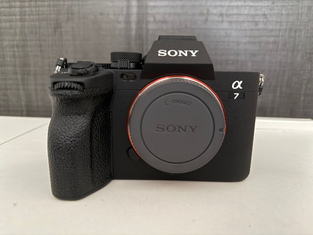 Sony a7 iv Body [shutter count 8k] A7 IV m4 M4 come wiith box, Photography, Cameras on Carousell