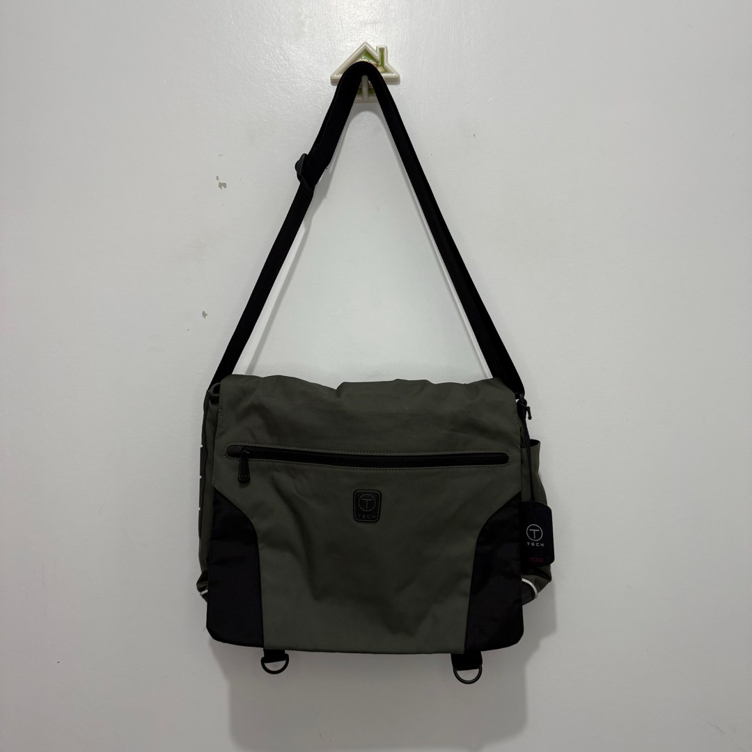 Tumi Tech Messenger Bag, Men's Fashion, Bags, Sling Bags on Carousell