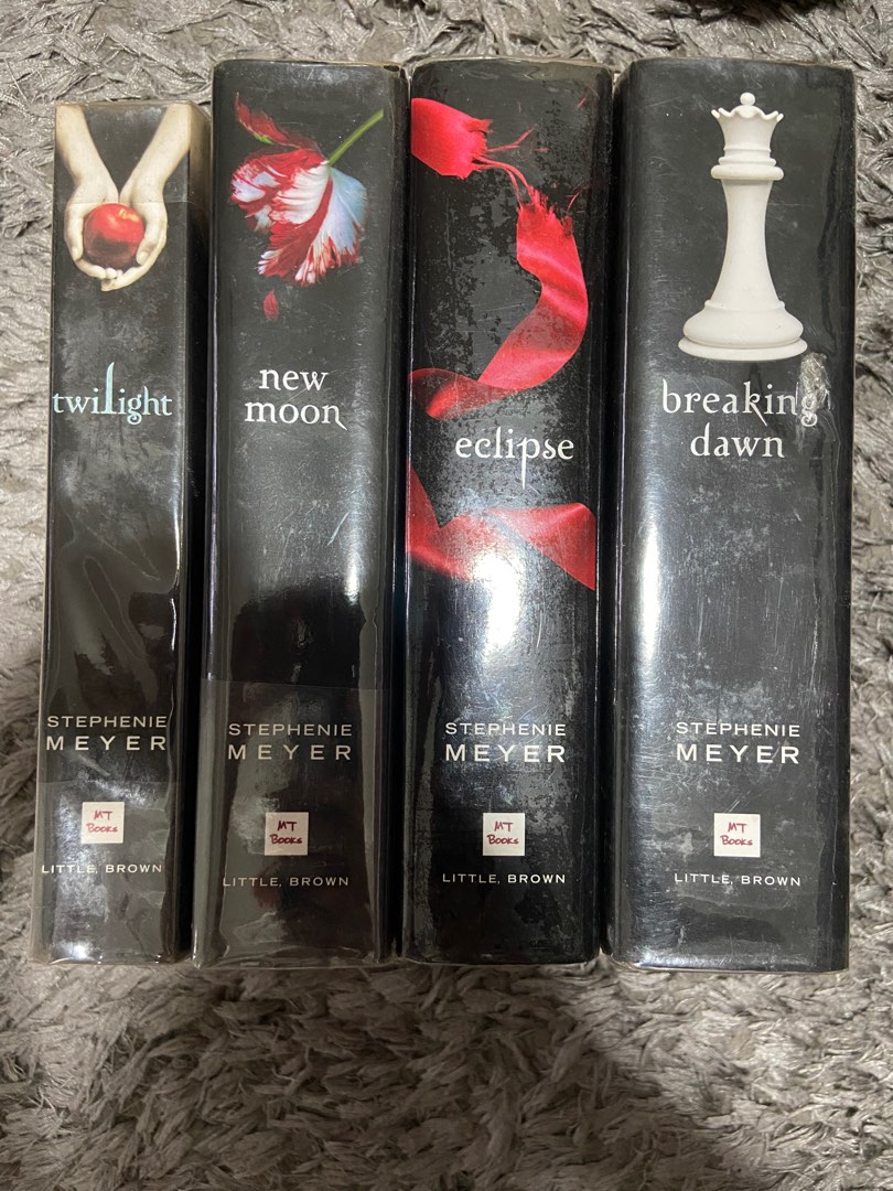 Twilight Set by Stephenie Meyer, Hobbies & Toys, Books & Magazines ...