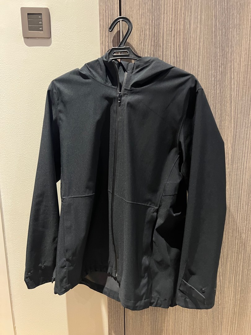 Uniqlo Windbreaker Jacket, Men's Fashion, Coats, Jackets and Outerwear ...