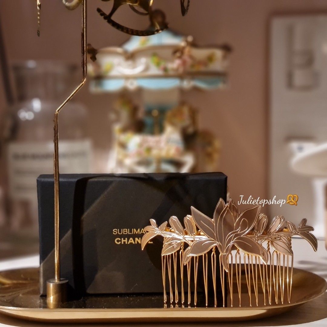 Chanel Beaute Sublimage Hair Comb Clip in Gold, Luxury, Accessories on ...