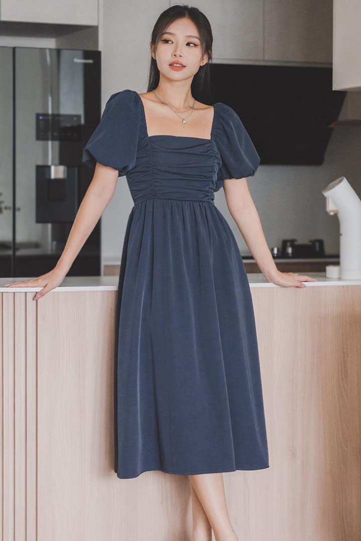 Dear Layla Kyrie Bubble Sleeve Ruched Midi Dress Hale Navy, Women's ...