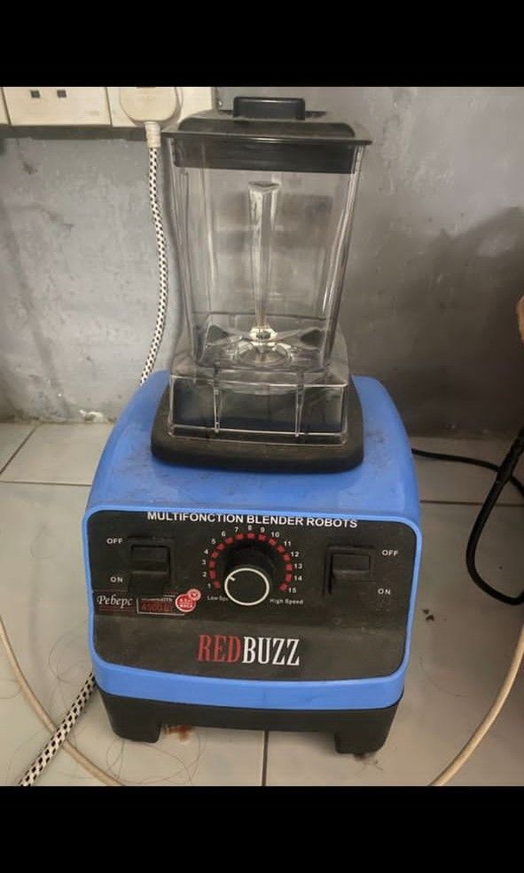 Heavy duty Red buzz blender, TV & Home Appliances, Kitchen Appliances ...
