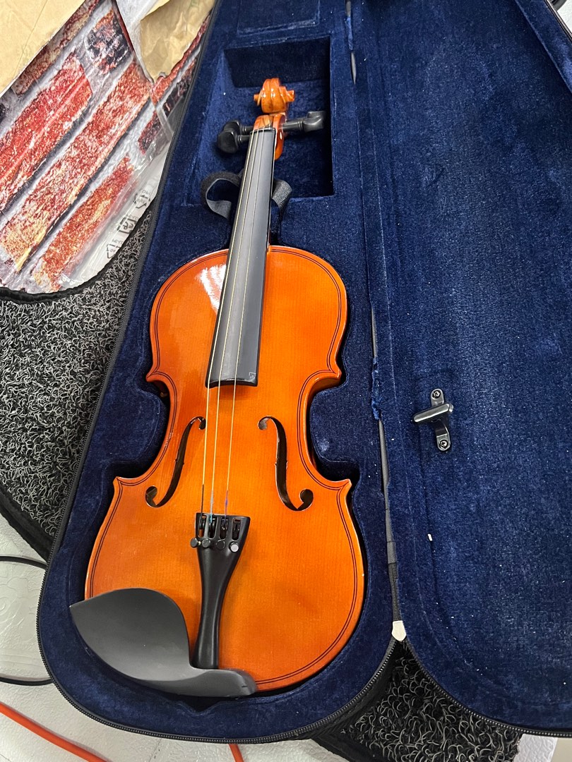 Huxley Full Size Solid FSC Wood Violin with Case, Hobbies & Toys, Music ...