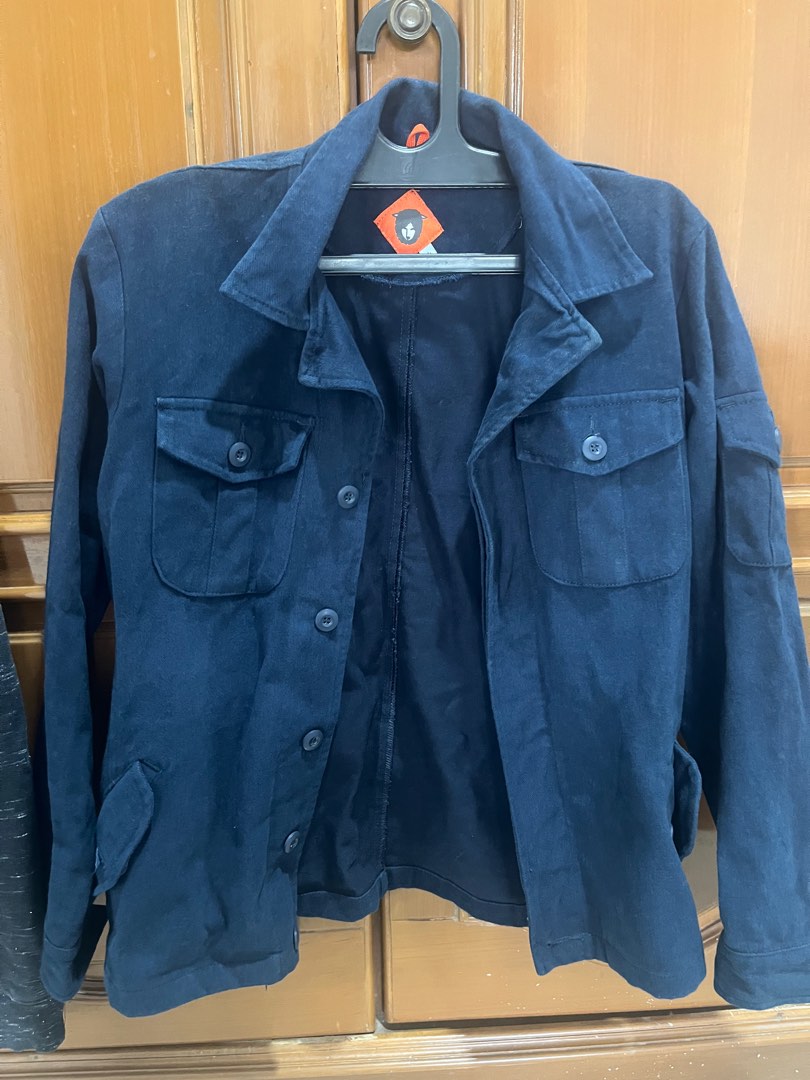 Jaket Outdoor Humblezing Ukuran M, Fesyen Pria, Pakaian , Baju Luaran ...