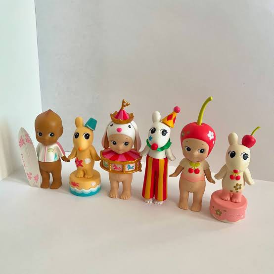 LOOKING FOR (Sonny Angel Robby & Carousel), Hobbies & Toys, Toys ...