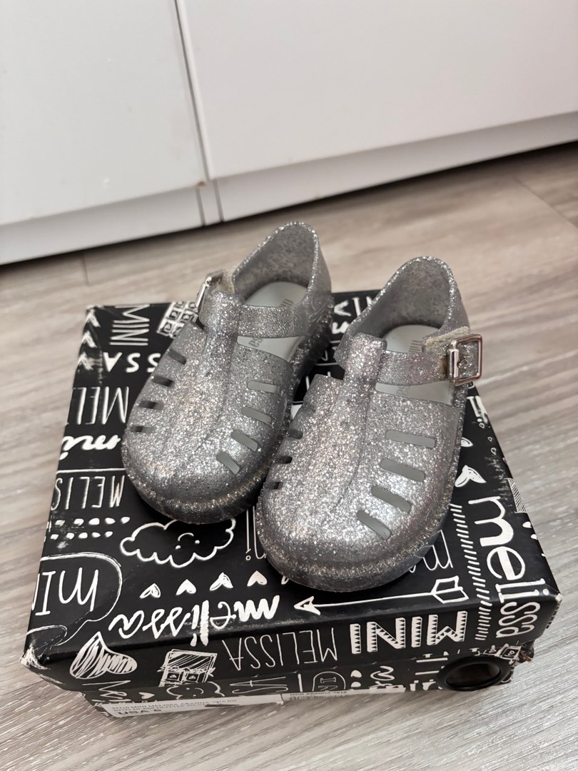 Mini Melissa Us 6, Babies & Kids, Babies & Kids Fashion on Carousell