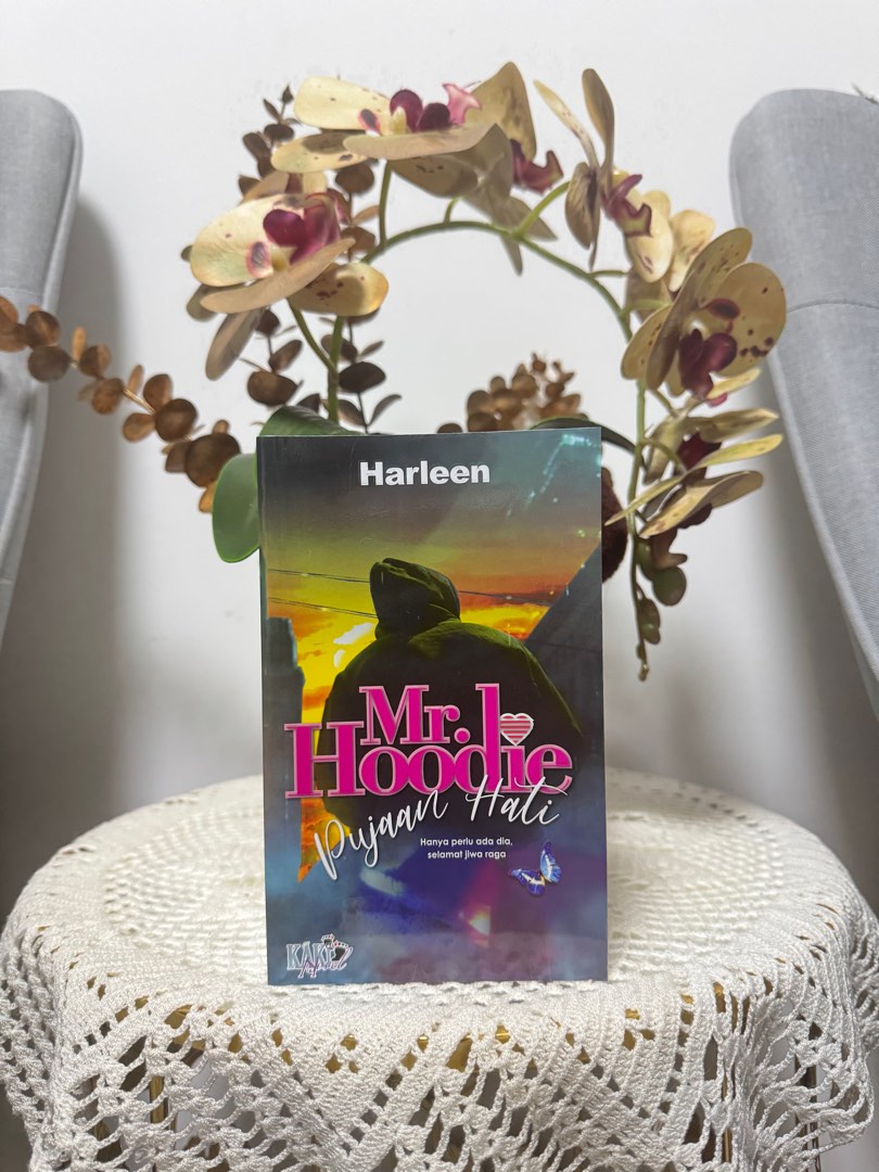 Mr. Hoodie Pujaan Hati (Harleen), Hobbies & Toys, Books & Magazines ...