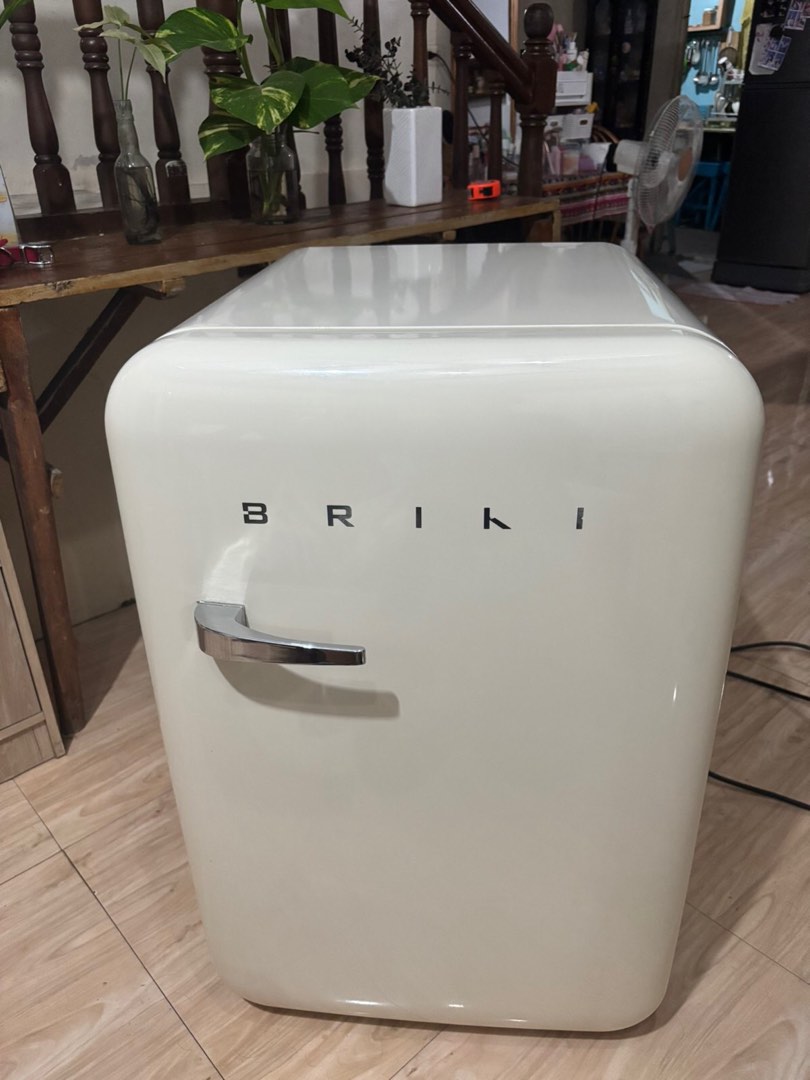 Retro Brikk 3.2 cubic ft. Personal Refrigerator Cream Color, TV & Home ...