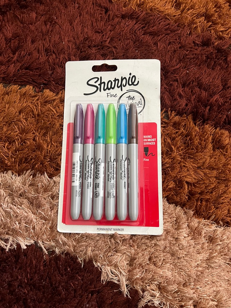 Sharpie pen, Hobbies & Toys, Stationery & Craft, Stationery & School ...