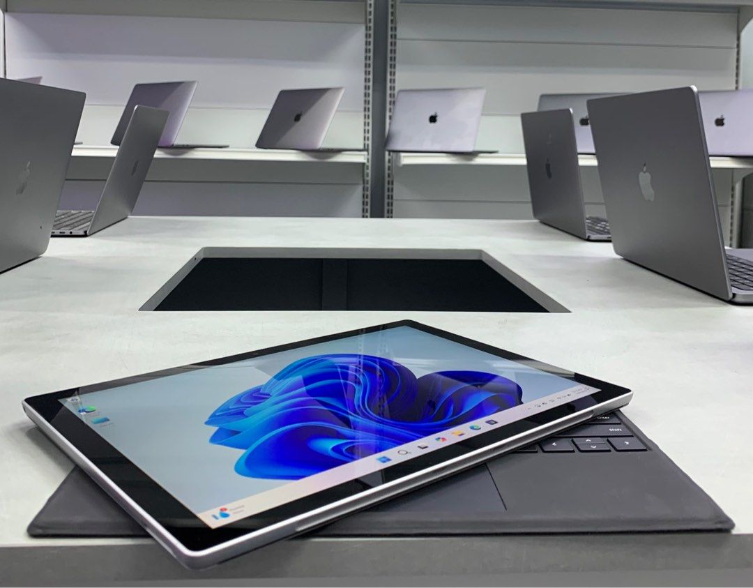 Surface pro 7+ (i5-11TH Gen) 8/256, Announcements on Carousell