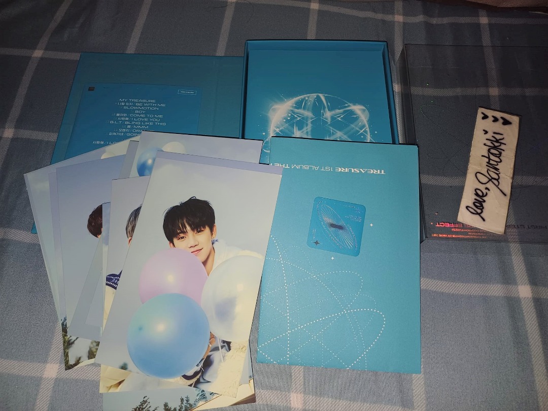 TREASURE EFFECT ALBUM (BLUE), Hobbies & Toys, Memorabilia ...
