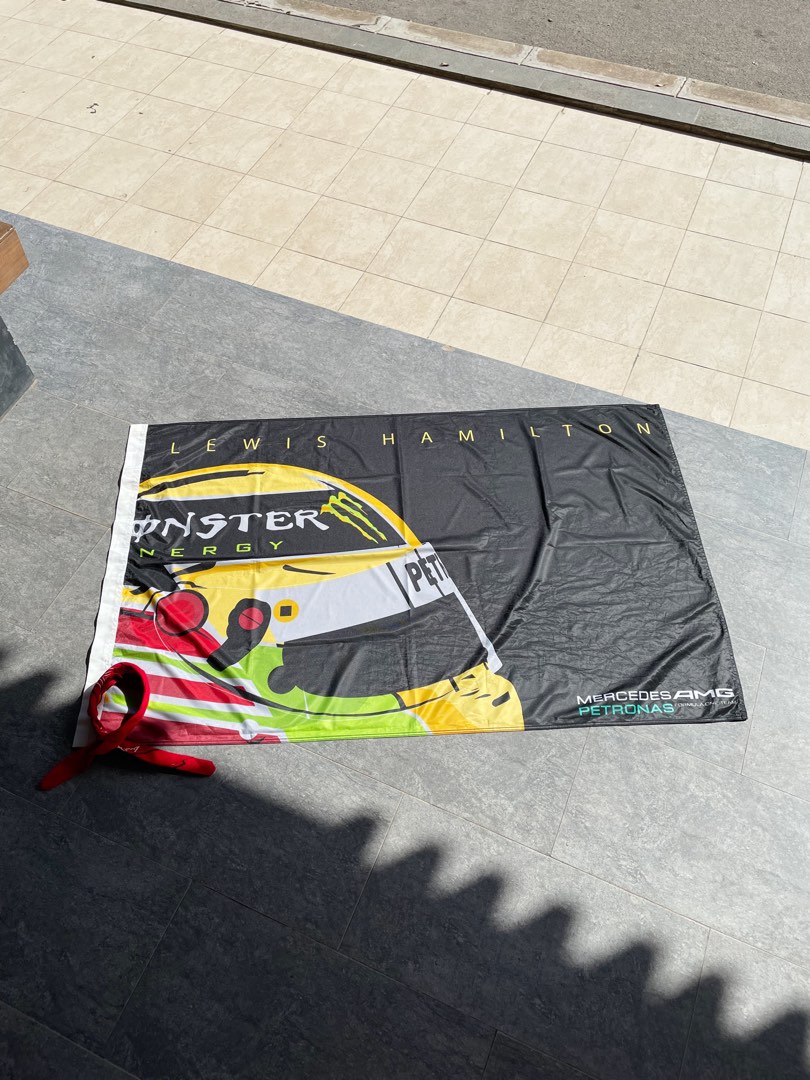 VINTAGE LEWIS HAMILTON FLAG, Antik, Pajangan di Carousell