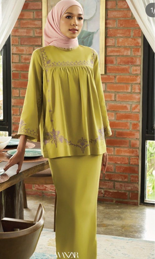 Wanzar Maude Kurung, Women's Fashion, Muslimah Fashion, Baju Kurung ...