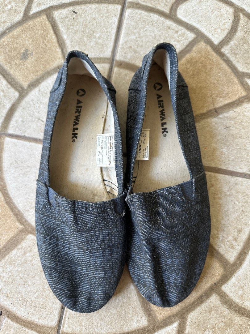 airwalk slip on shoes, Women's Fashion, Footwear, Flats & Sandals on ...