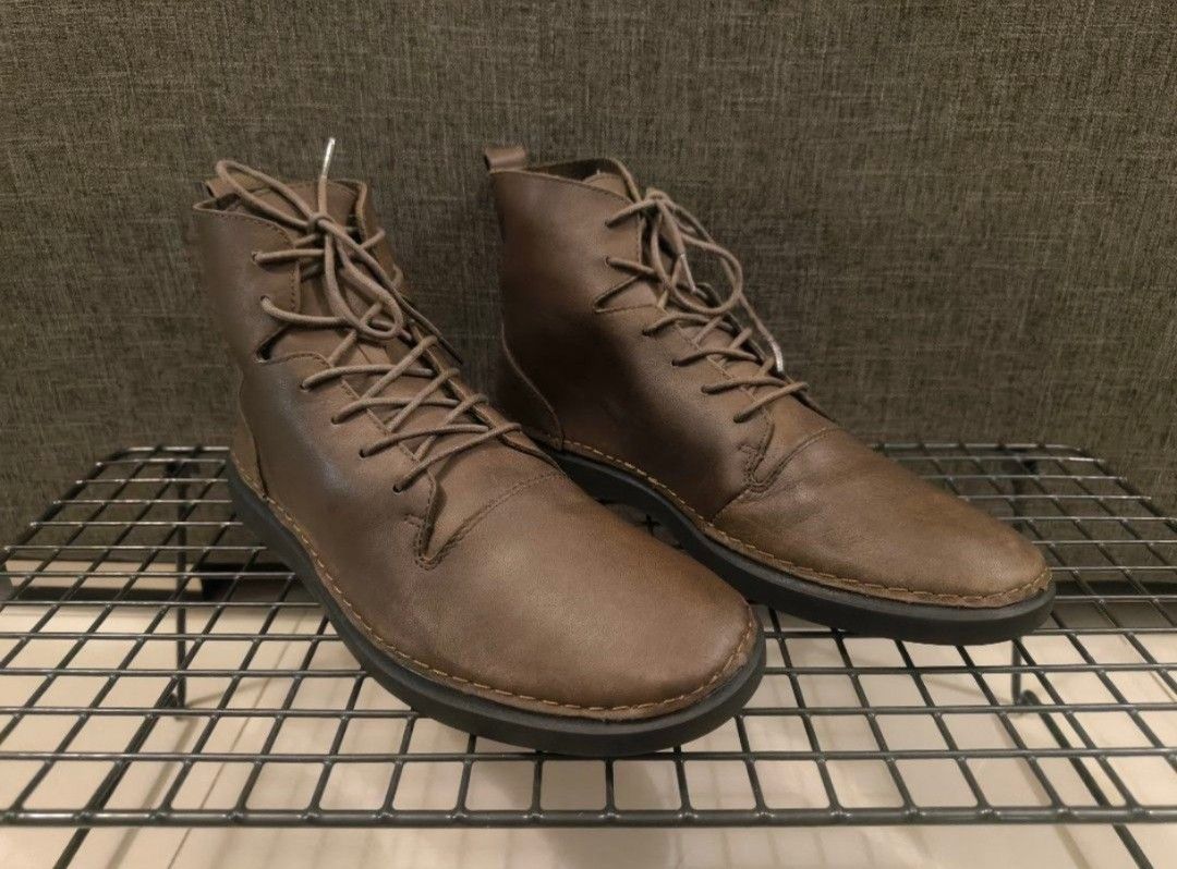 Clarks hale rise dark brown store