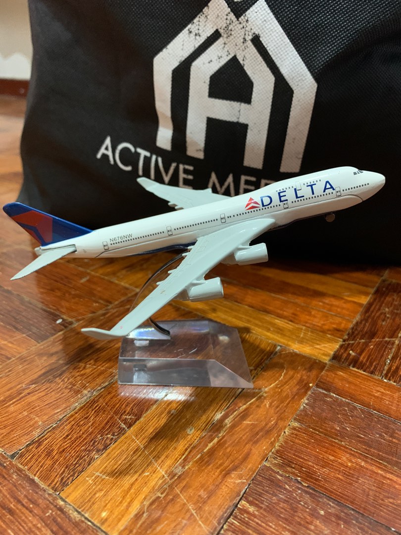 Delta Airlines B747 Die-cast Model, Hobbies & Toys, Collectibles ...