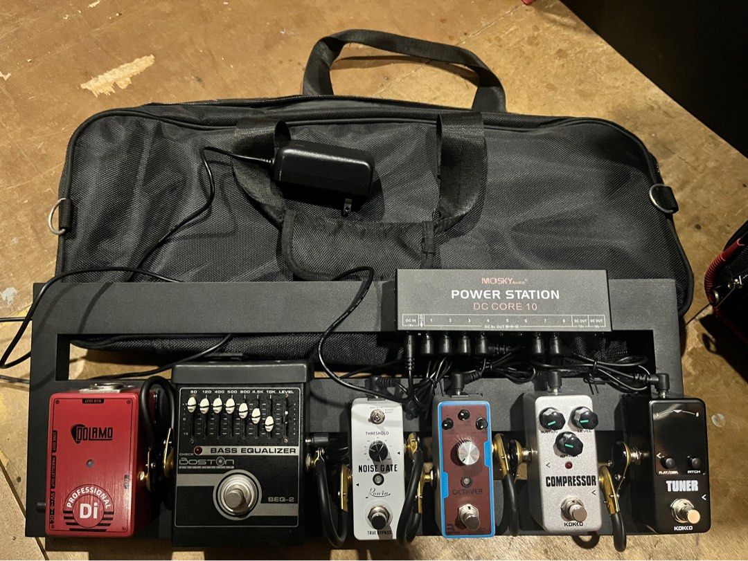 DnD Paul Yap 5s Bass white color with case and pedal board and mini ...