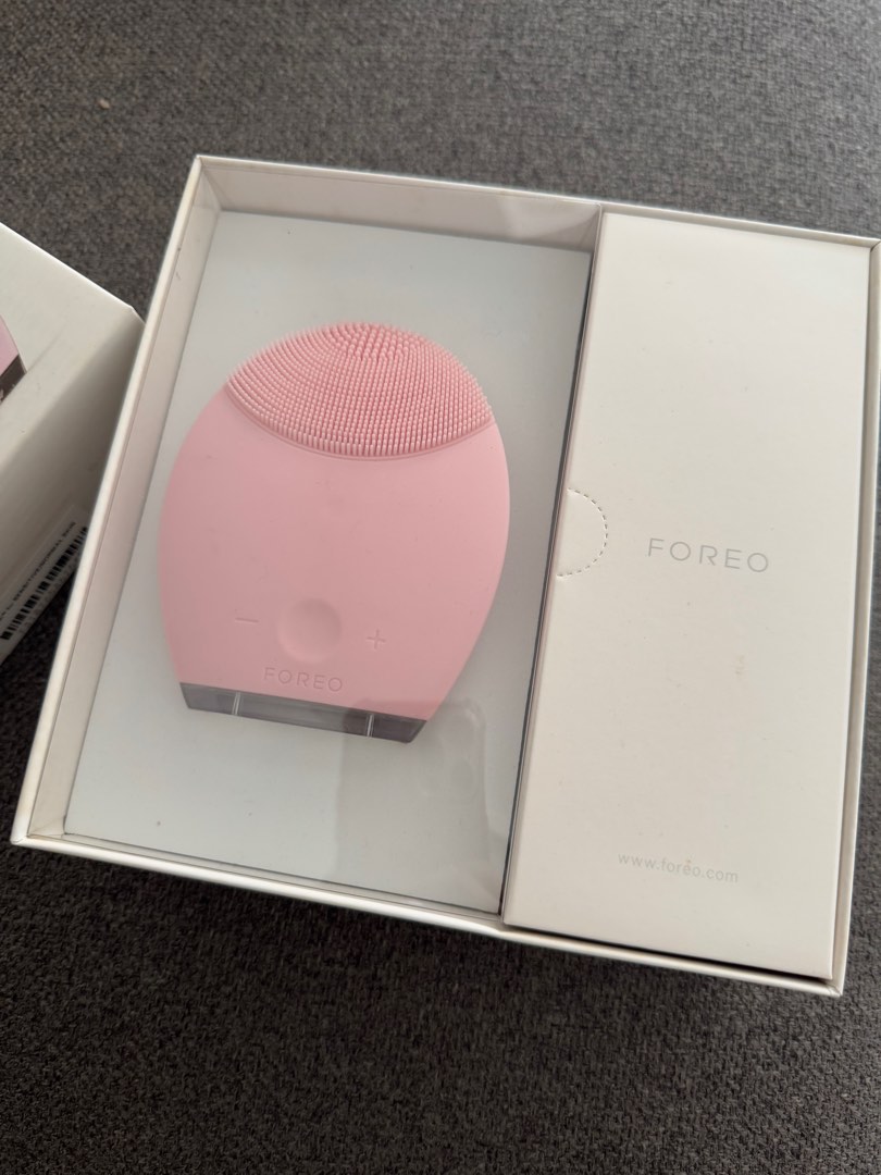 Foreo Luna for Sensitive/Normal Skin, Beauty & Personal Care, Face, Face Care on Carousell