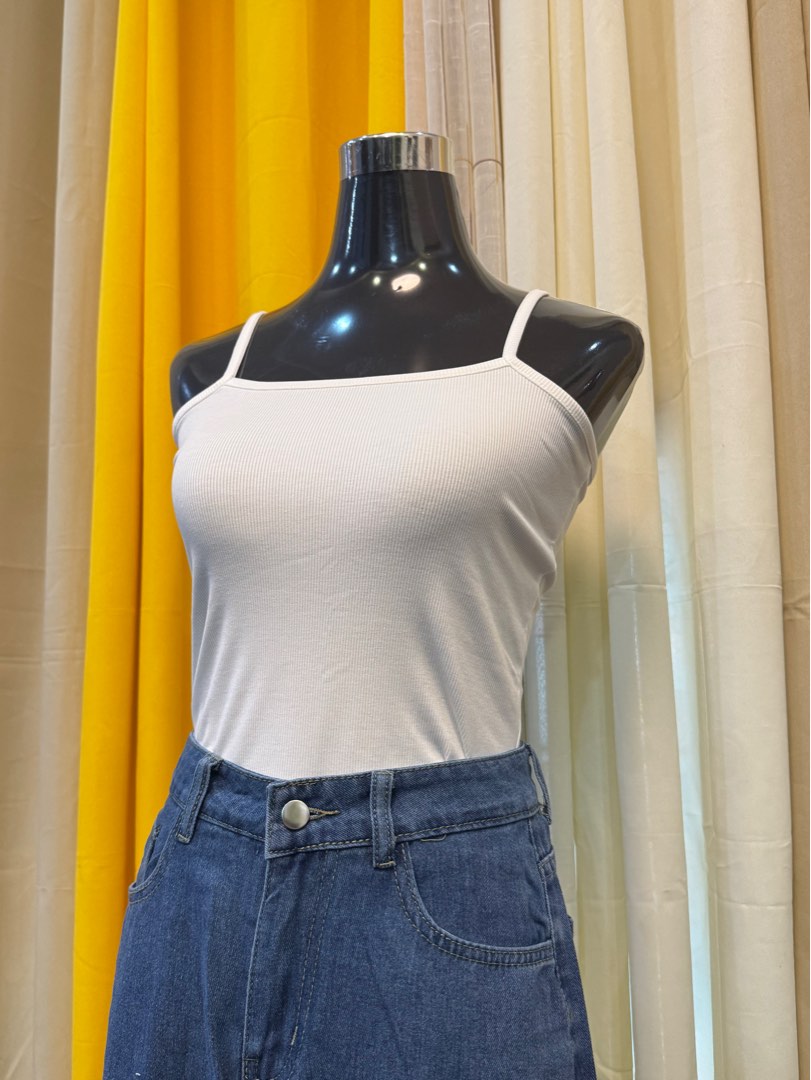 LOVITO - White Basic Top, Women's Fashion, Tops, Blouses on Carousell