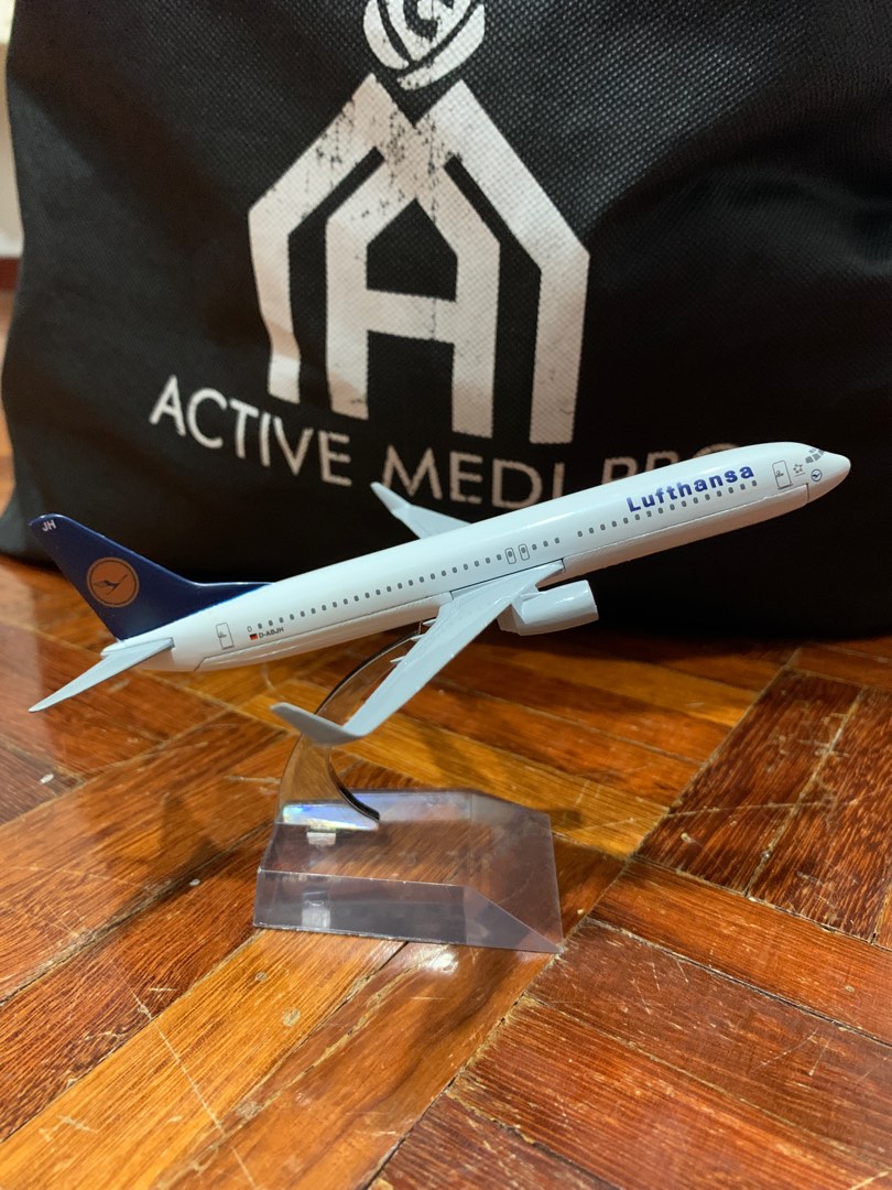 Lufthansa B737 Die-cast Model, Hobbies & Toys, Collectibles ...