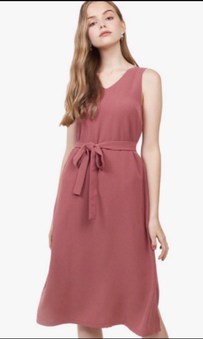 Lyn Midi Slit Dress in Maroon - size XS, Women's Fashion, Dresses ...